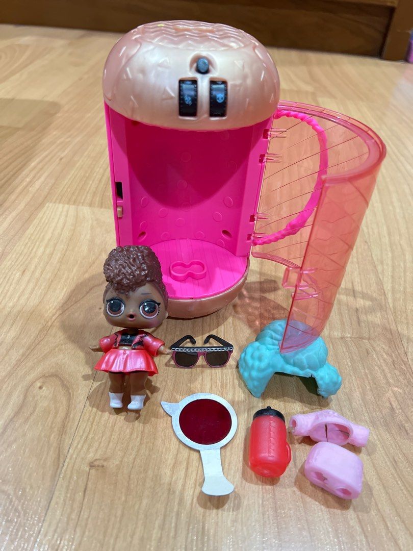 LOL Surprise Capsule, Toys & Collectibles, Mainan di Carousell