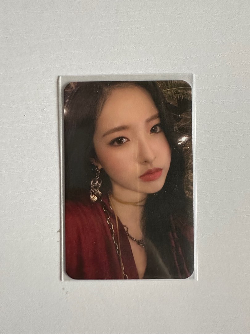 LOONA 12:00 MIDNIGHT FESTIVAL OLIVIA HYE PC, Hobbies & Toys ...