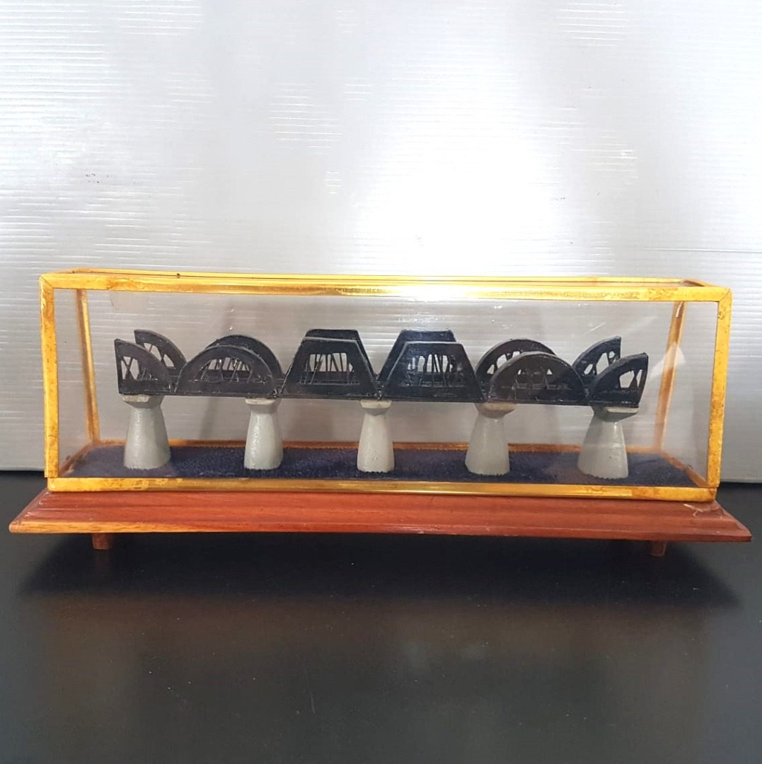 Miniature Replica of Bridge over River Kwai, Railway Bridge Sculpture ...