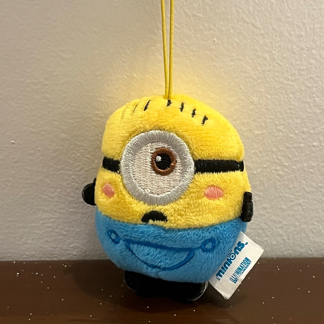 Minion Side Eye, Hobbies & Toys, Toys & Games on Carousell