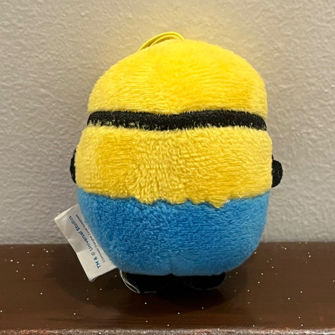 Minion Side Eye, Hobbies & Toys, Toys & Games on Carousell