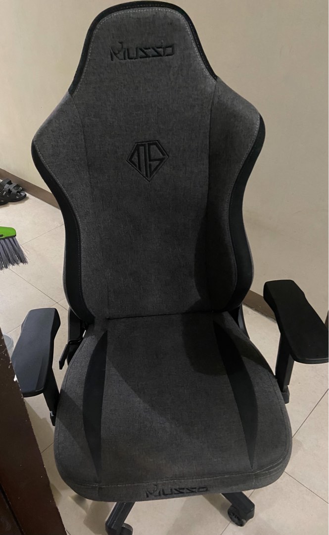 Musso Aeolus Series Gaming Chair 199A XL, Furniture & Home Living ...