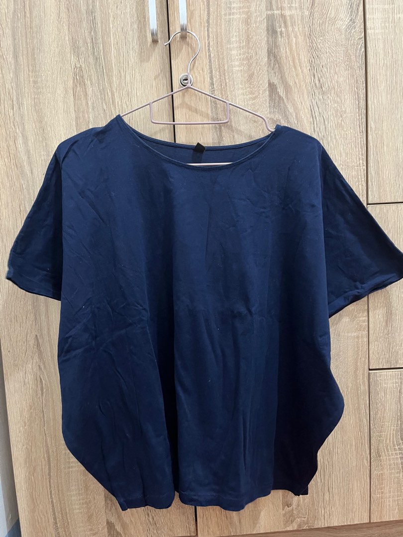 navy blue top uniqlo plus size, Women's Fashion, Tops, Blouses on Carousell