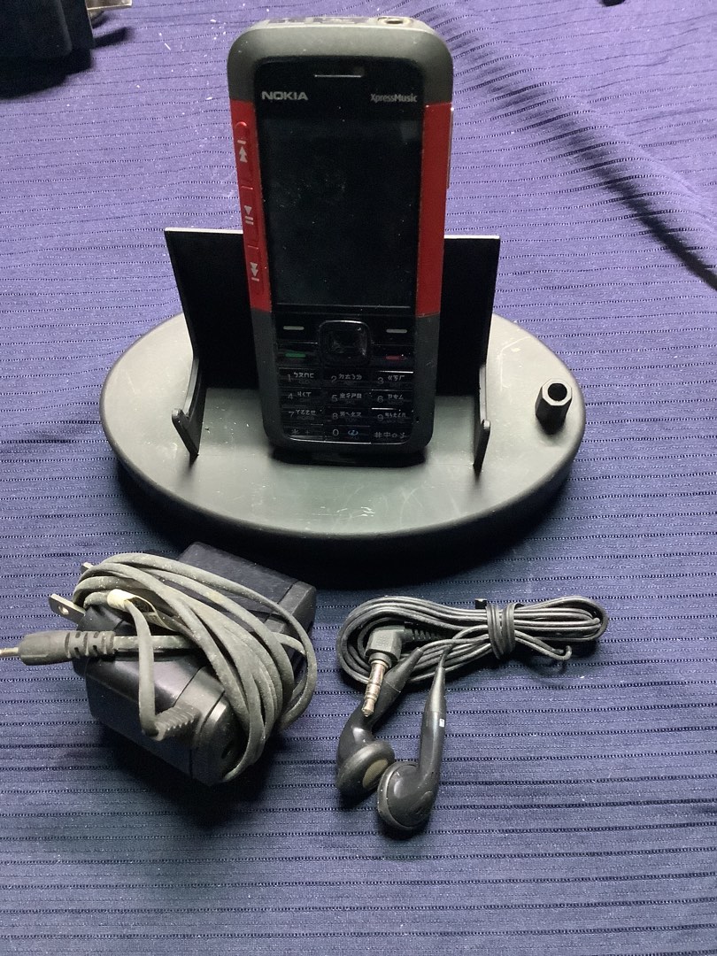 Nokia手機，不能用，僅收藏，配件齊全, 書籍、休閒與玩具, 收藏、紀念品, 其他古董在旋轉拍賣