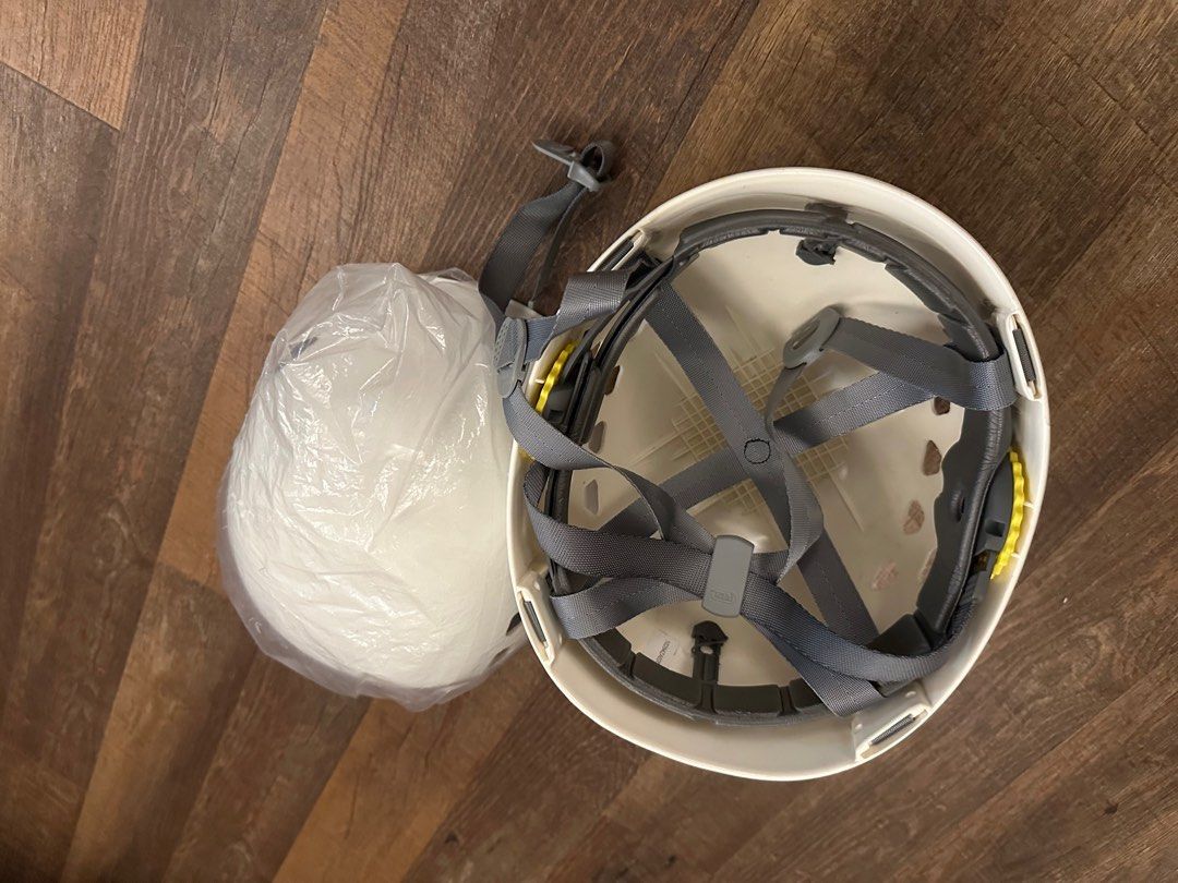 Petzl Ecrin helmet BNWT, Sports Equipment, Other Sports Equipment and ...