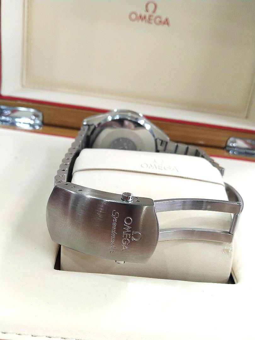 Sapphire Omega speedometer reduced, Luxury, Watches on Carousell