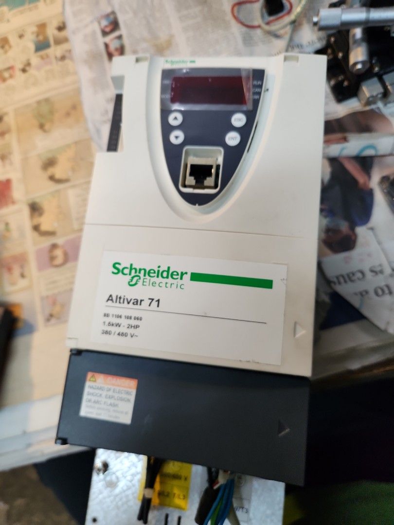 SCHNEIDER INVERTER ALTIVAR 71 1.5KW 2HP, TV & Home Appliances ...