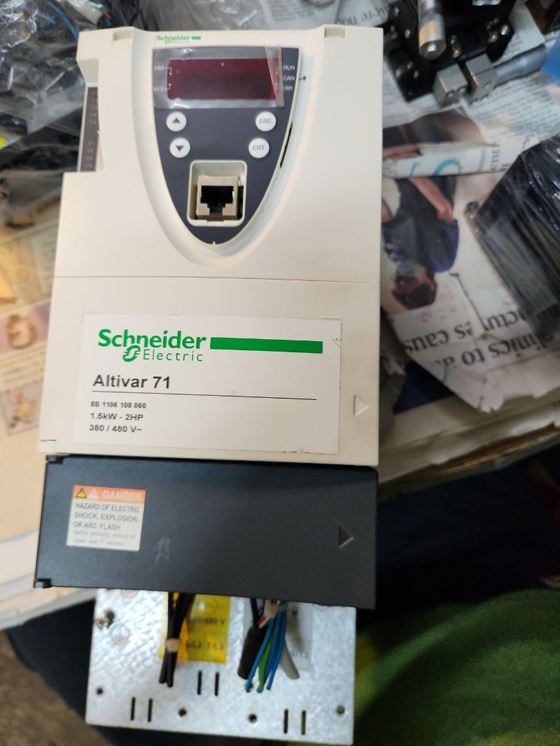 SCHNEIDER INVERTER ALTIVAR 71 1.5KW 2HP, TV & Home Appliances ...