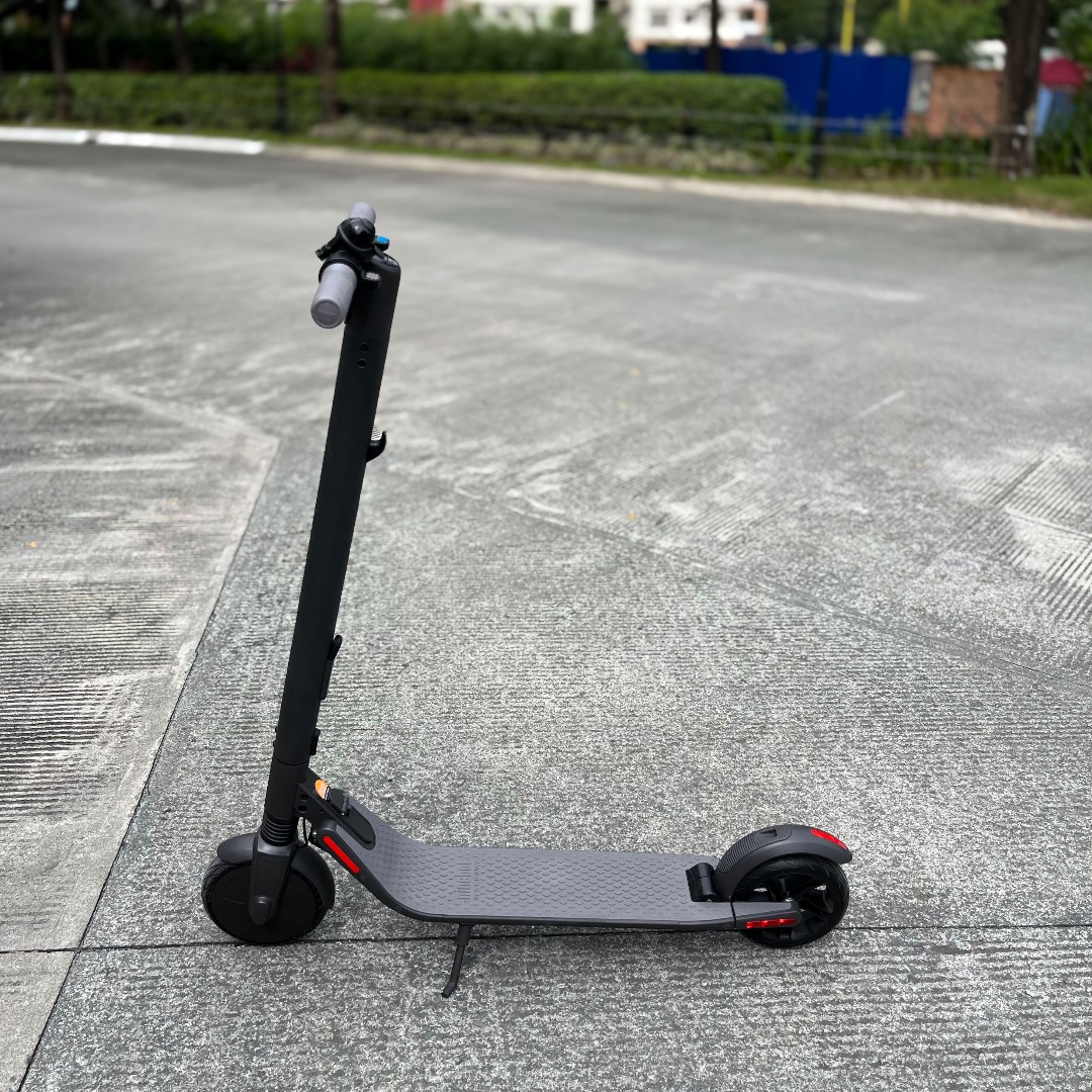 SEGWAY NINEBOT ELECTRIC KICKSCOOTER ES2, Sports Equipment, Sports ...