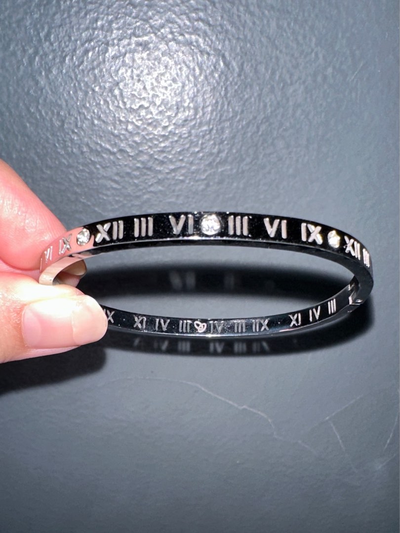 Silver Roman Numerals Bracelet, Women's Fashion, Jewelry & Organizers ...