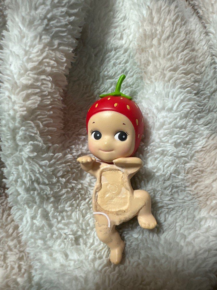 sonny angel strawberry hipper set, Hobbies & Toys, Toys & Games on ...