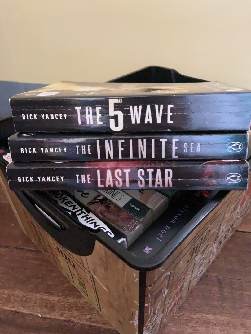 The 5th Wave Book Set by Rick Yancey, Hobbies & Toys, Books & Magazines ...