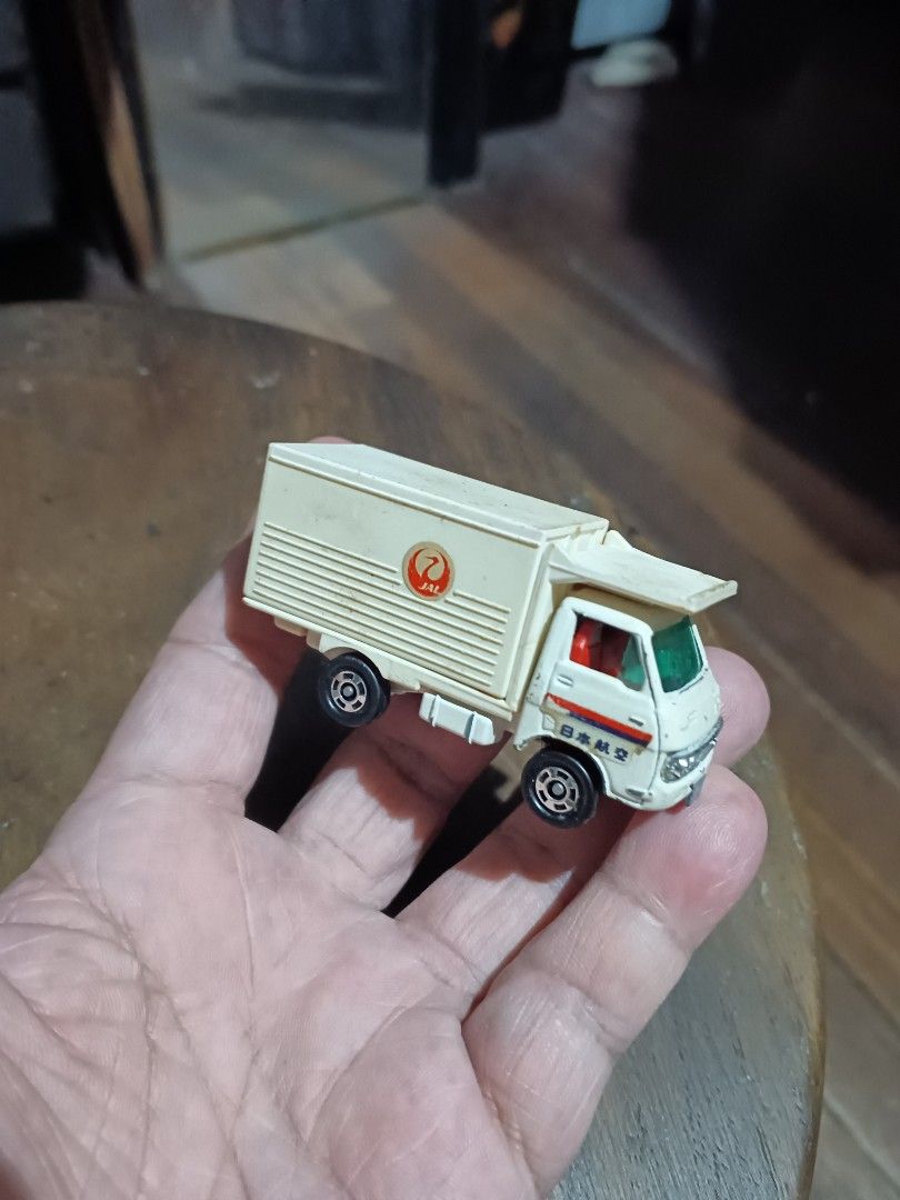 Tomica isuzu elf diecast vintage, Hobbies & Toys, Toys & Games on Carousell