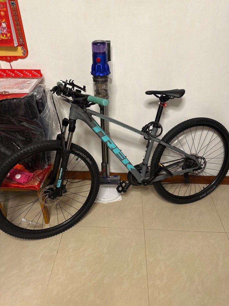 Trek marlin 5, Sports Equipment, Bicycles & Parts, Bicycles on Carousell