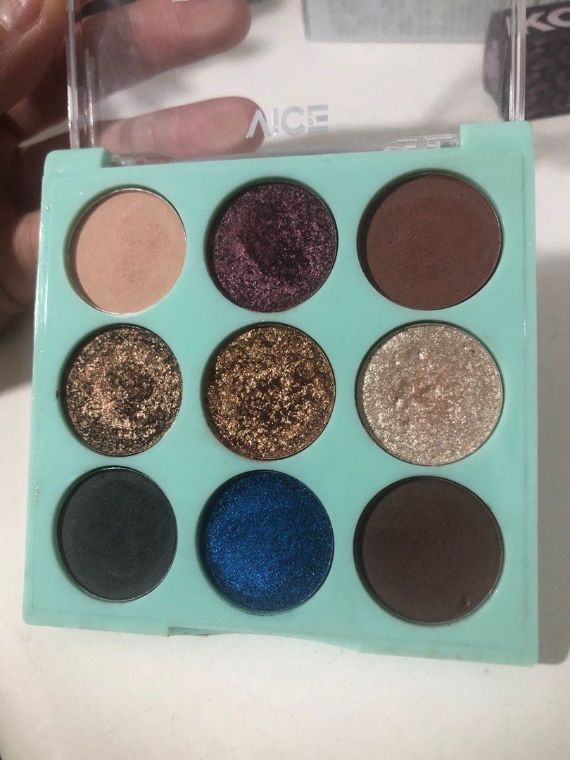 Vice Cosmetics eyeshadow palette & bronzer with Issy cosmetics True ...