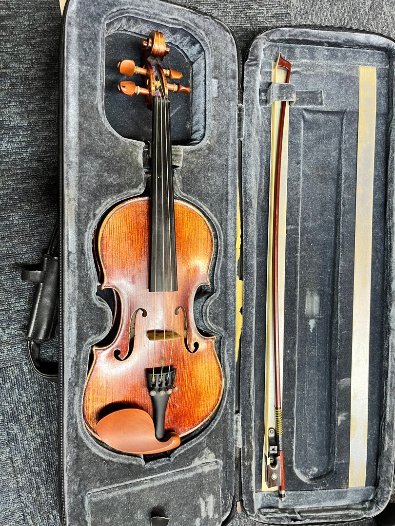 Violin - Synwin 1/2, Hobbies & Toys, Music & Media, Musical Instruments on Carousell