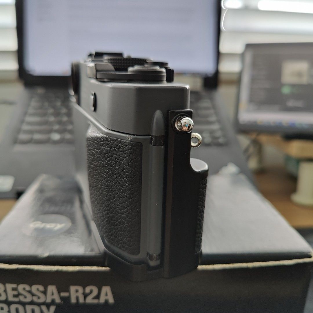 Voigtlander Bessa R2A Grey, Photography, Cameras on Carousell