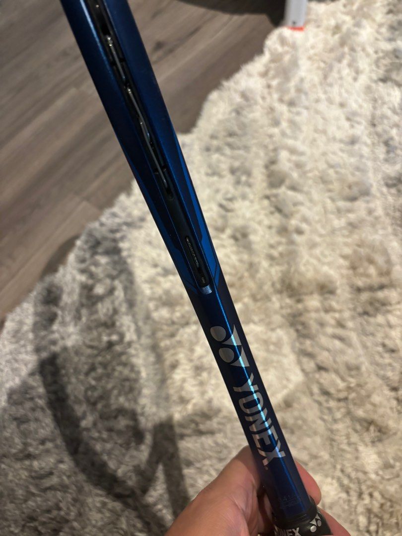 Yonex ezone 98 (2020) - grip 4 1/4 (L2), Sports Equipment, Sports ...