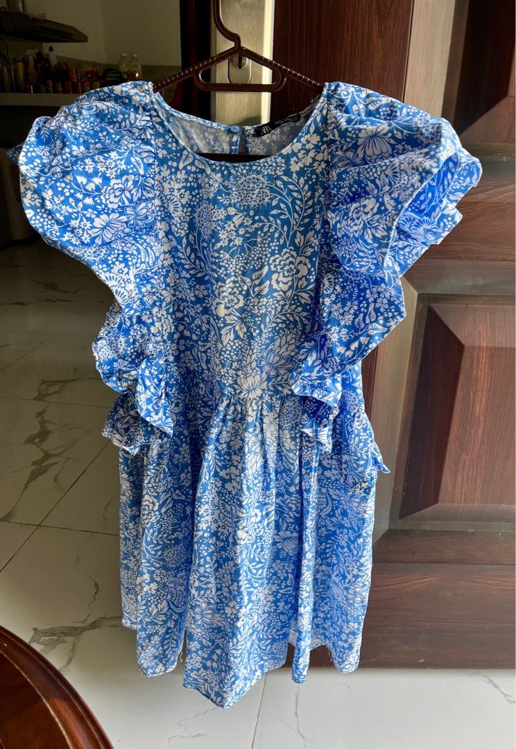 Zara Blue Floral raffles Dress with Frills, Women's Fashion, Dresses ...
