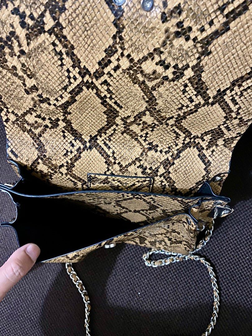Zara sling bag in snake skin synthetic leather, Women's Fashion, Bags ...