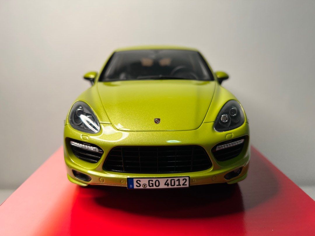 1/18 GT Spirit Porsche Cayenne GTS Peridot Green, Hobbies & Toys, Toys ...