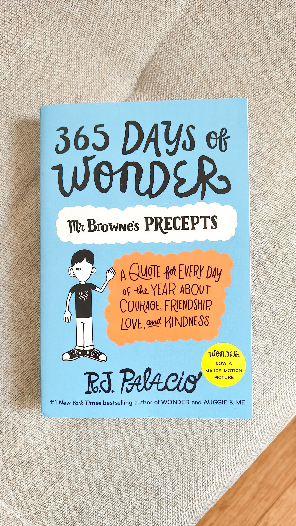 365 Days of Wonder. Mr Browne's Precepts by R.J. Palacio, 興趣及遊戲, 書本 ...