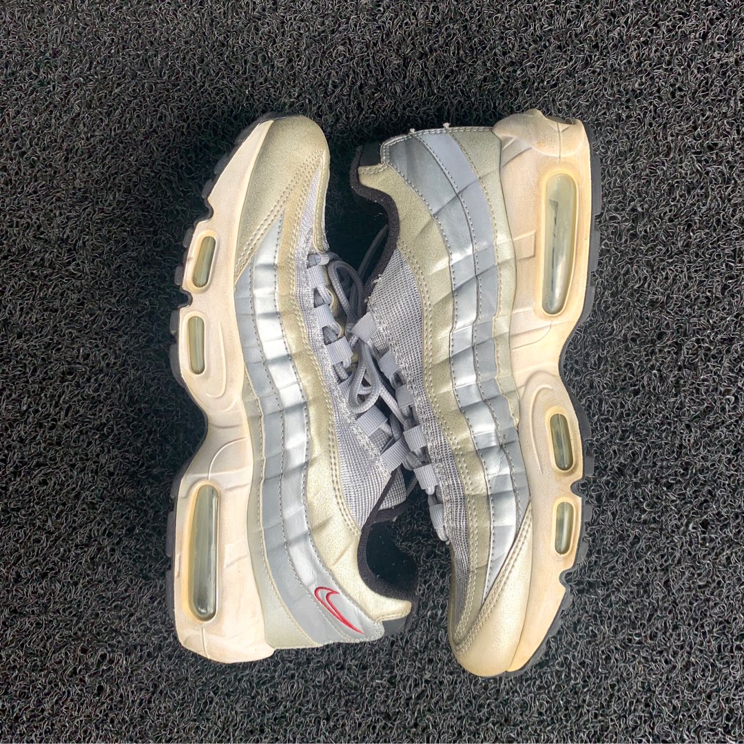 Airmax 95 silver bullet, Men's Fashion, Footwear, Sneakers on Carousell