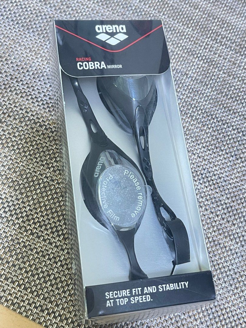 Arena Cobra Mirror 92354-55 /Smoke 眼鏡蛇競賽型泳鏡, 體育器材, 運動與比賽用品, 水上活動在旋轉拍賣