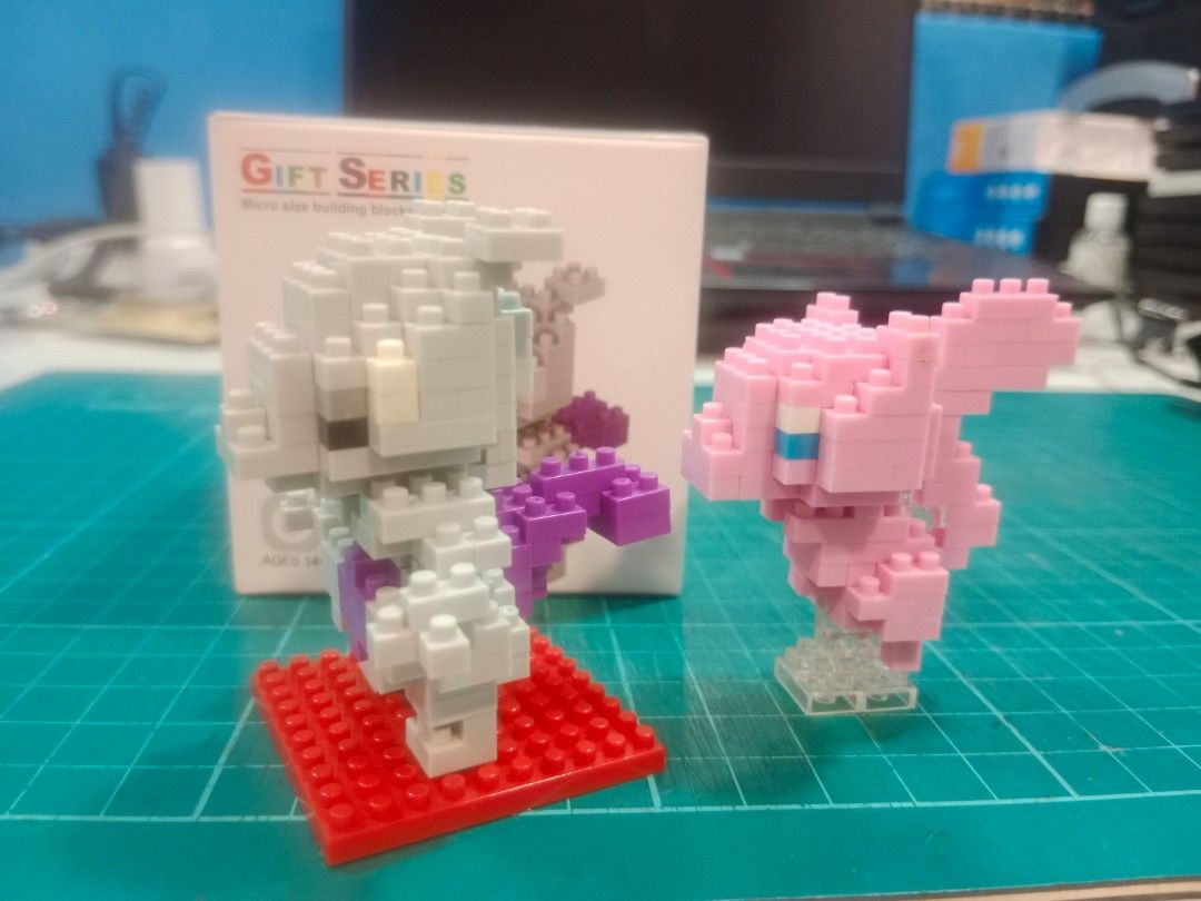 Assembled Pokemon Mew Mewtwo Evolution LNO Gift Series Nano Block ...