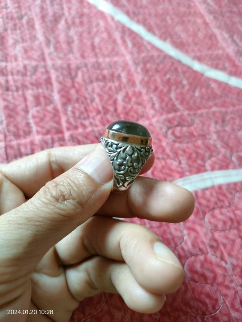 Batu Bukit (ikat bungkus suasa), Luxury, Accessories on Carousell