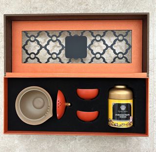 Chinese Tea Gift Set, Food & Drinks, Gift Baskets & Hampers on Carousell