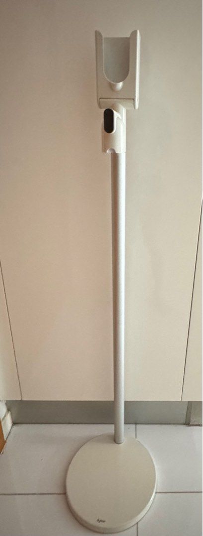 Dyson vacuum charging stand, TV & Home Appliances, Vacuum Cleaner ...
