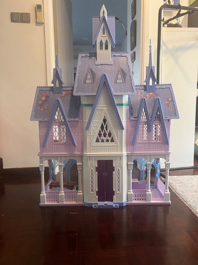 Elsa Castle Frozen, Hobbies & Toys, Toys & Games on Carousell