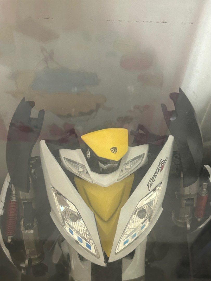 FIGHTER 4V150/機車/機器人/變形金剛/模型/展示, 書籍、休閒與玩具, 玩具、公仔、桌遊在旋轉拍賣