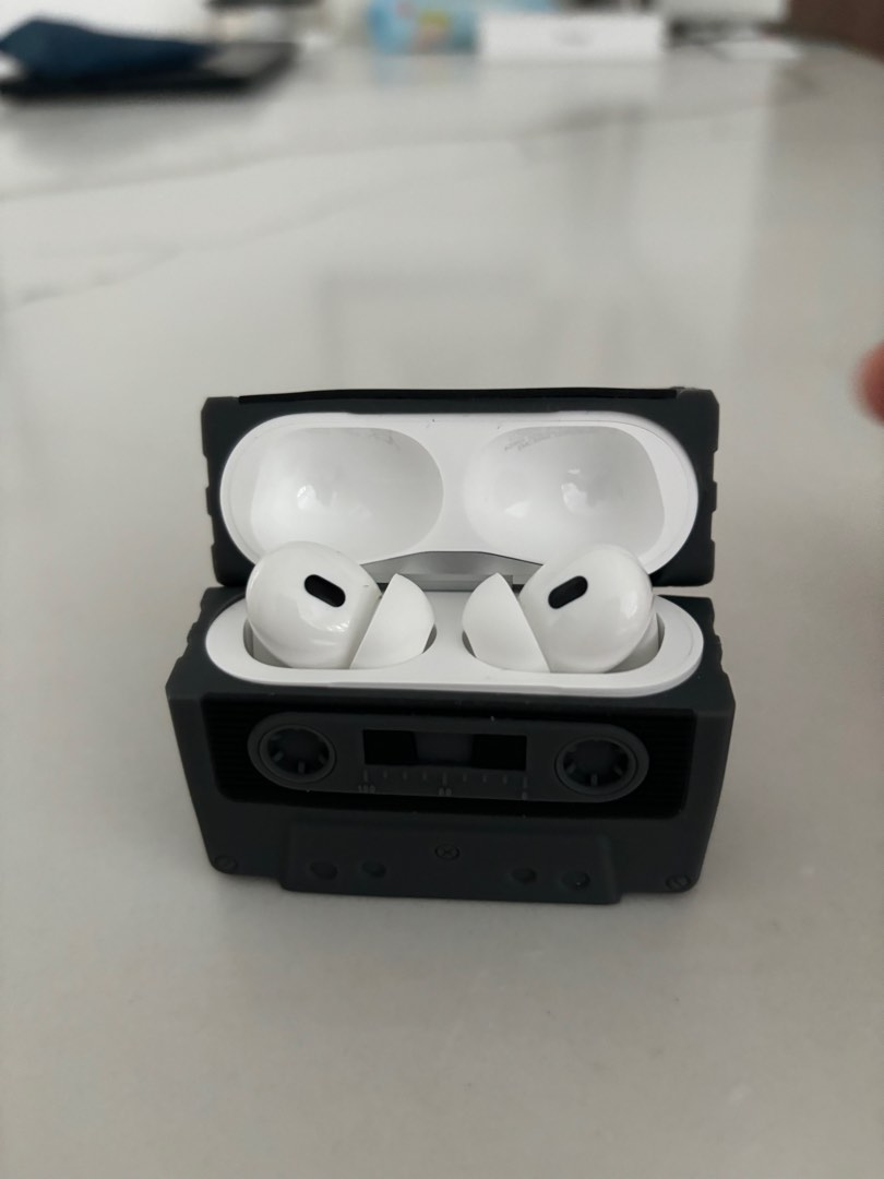 FLAWLESS AIRPOD PRO 2 USB C warranty till 5 November 2024, Audio ...