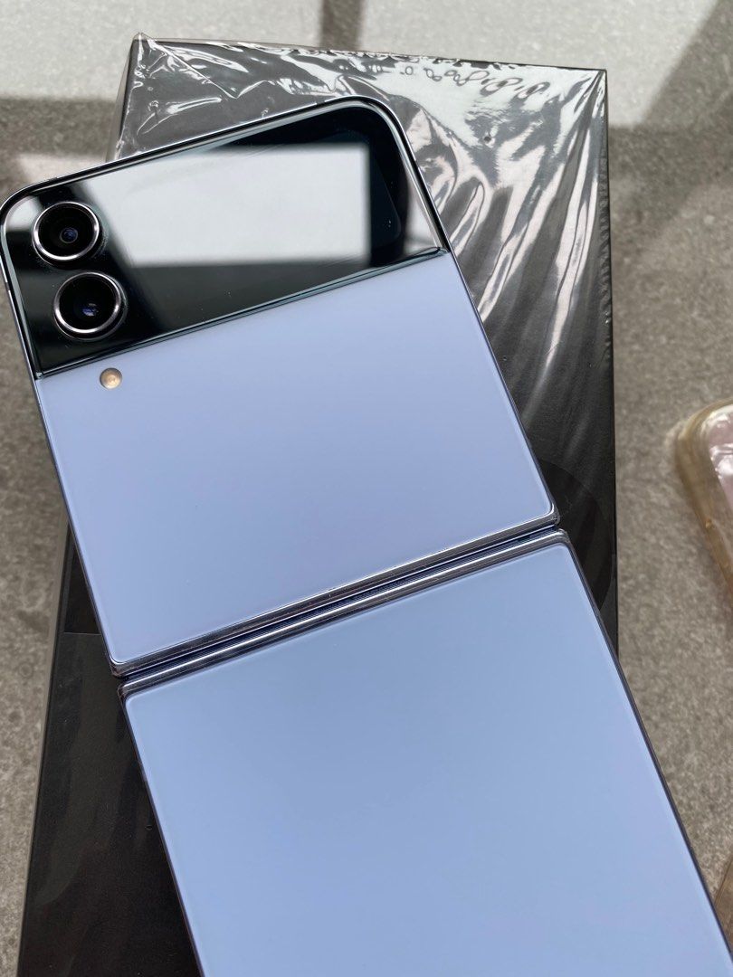 Galaxy Z Flip 4 Blue 256GB, Mobile Phones & Gadgets, Mobile Phones ...