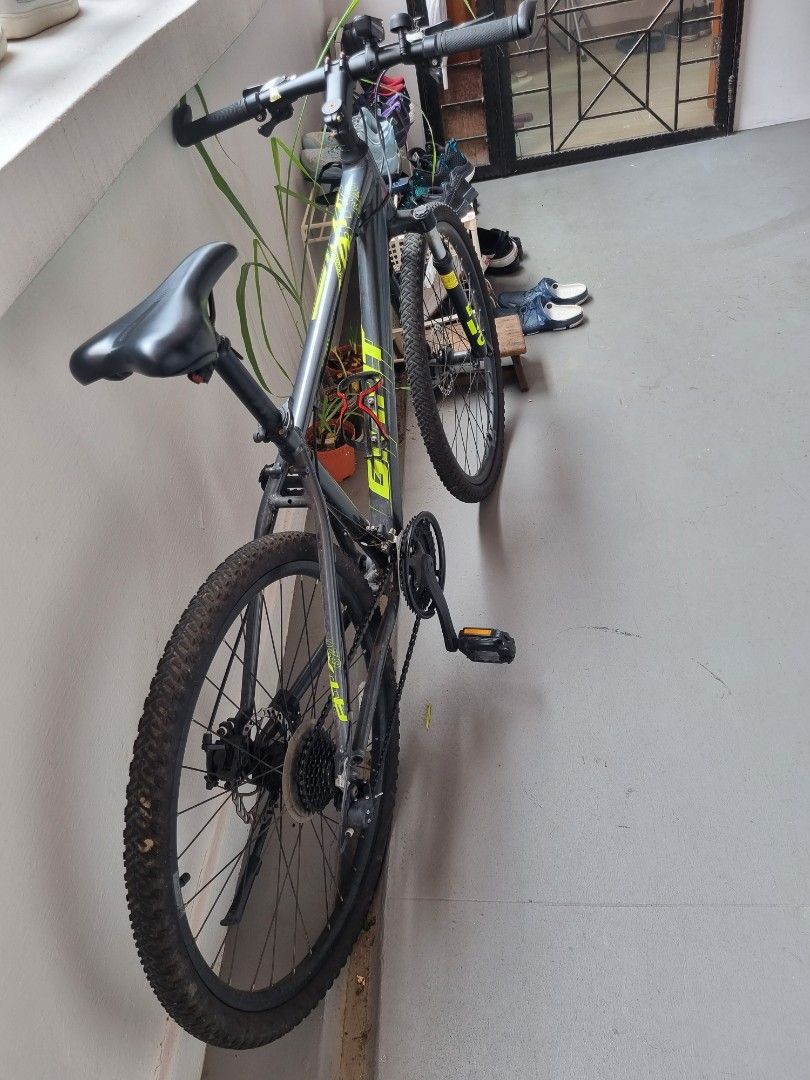 Giant Bike, Sports Equipment, Bicycles & Parts, Bicycles on Carousell