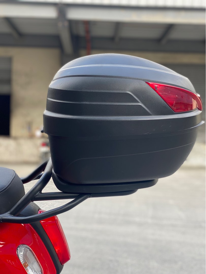 GIVI TopBox with SEC bracket for Yamaha Fazzio, Motorbikes, Motorbike ...