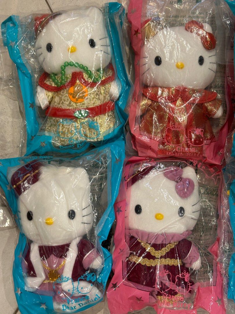Hello Kitty King & Queen Collection, Hobbies & Toys, Toys & Games on Carousell