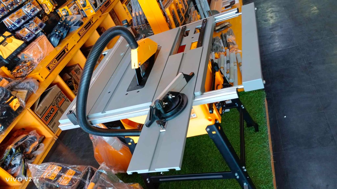 Ingco table saw 2200wattage TS22002, Commercial & Industrial ...