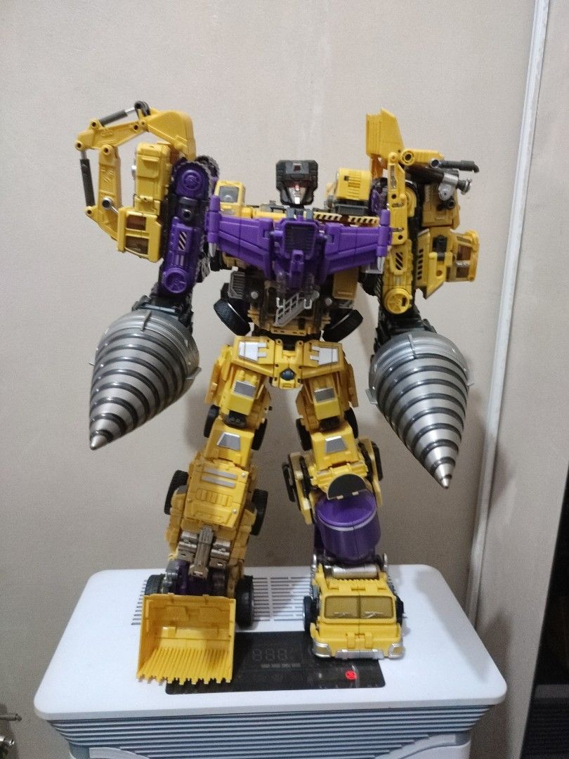 Jinbao Yellow Devastator, Hobbies & Toys, Toys & Games on Carousell