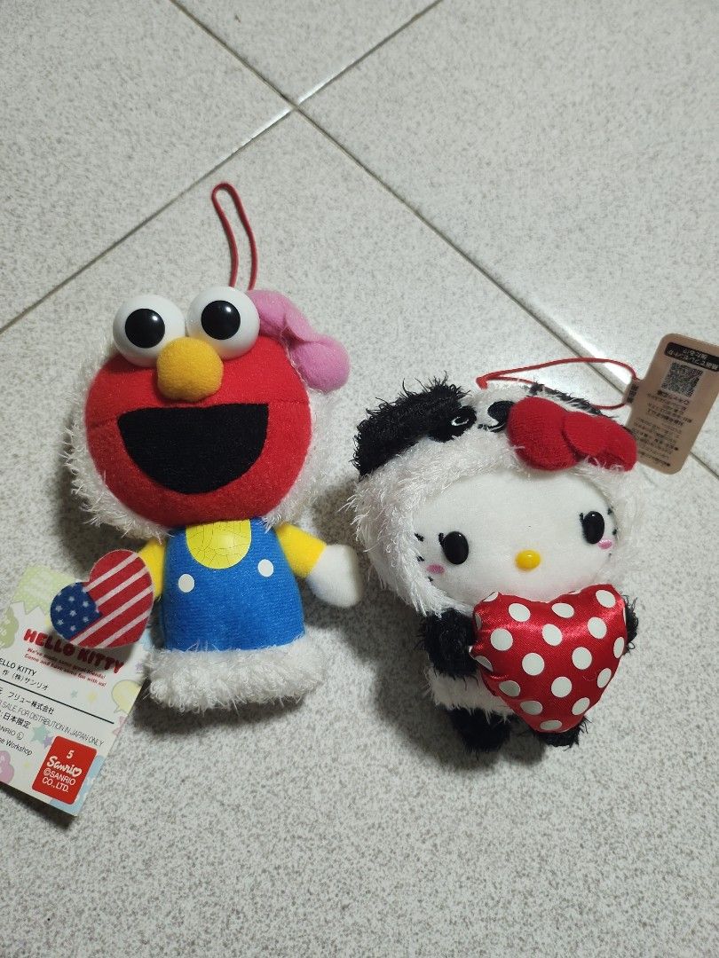 LIMITED EDITION CUTE SANRIO HELLO KITTY ELMO SESAME STREET keychains ...