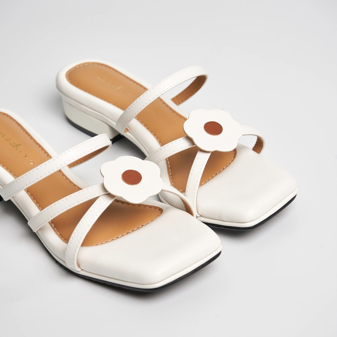 MACHINO Hana White Flats Glowing Season, Women's Fashion, Footwear ...