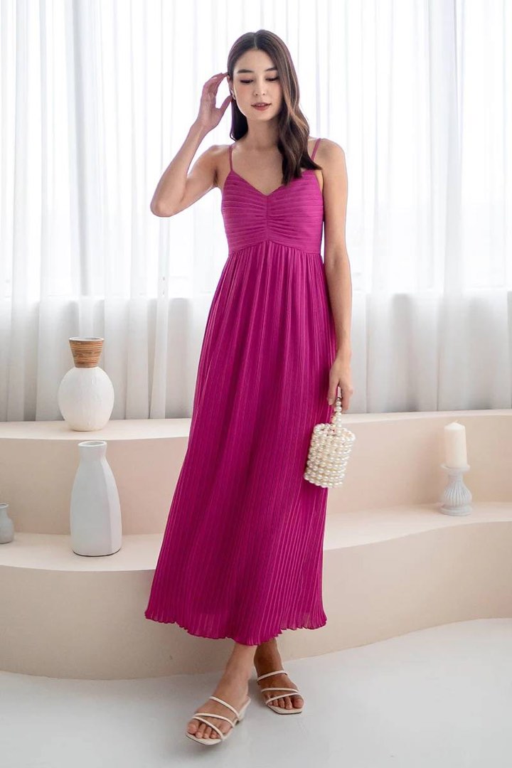 Neonmello Veranda Pleated Maxi Dress, Women's Fashion, Dresses & Sets ...