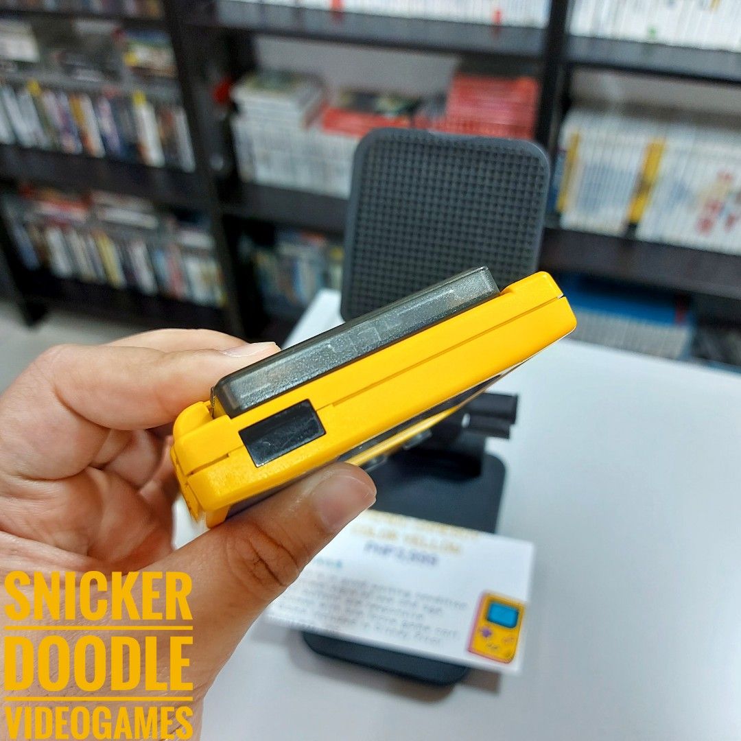 Nintendo Game Boy Color Yellow, Video Gaming, Video Game Consoles ...