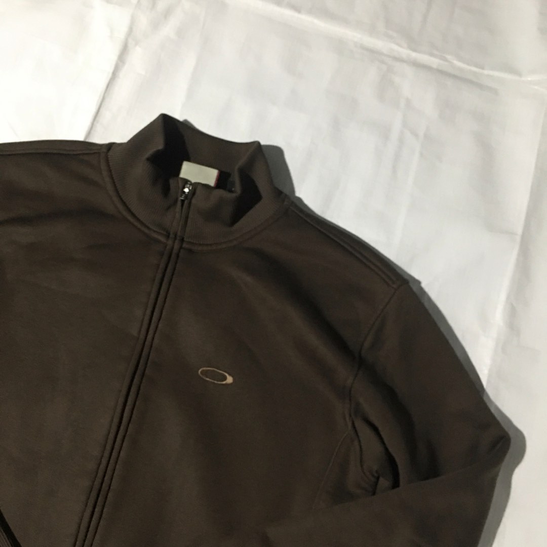 Oakley jacket, Men's Fashion, Coats, Jackets and Outerwear on Carousell