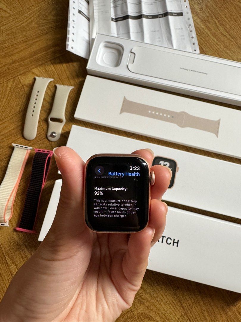 Original Apple Watch SE 1st gen, Mobile Phones & Gadgets, Wearables ...