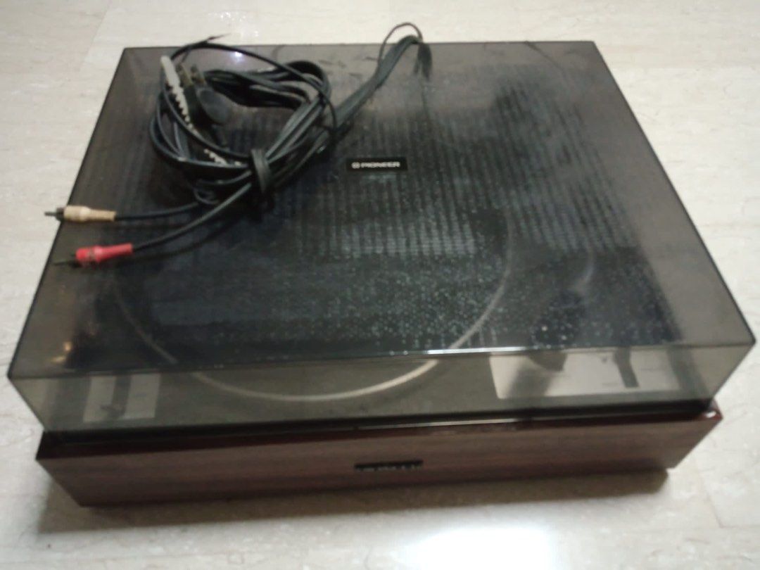 Pioneer turntable PL-12R, Audio, Soundbars, Speakers & Amplifiers on Carousell