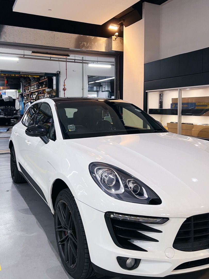 PORSCHE MACAN ROOF WRAP | GLOSS BLACK WRAP, Car Accessories, Car ...