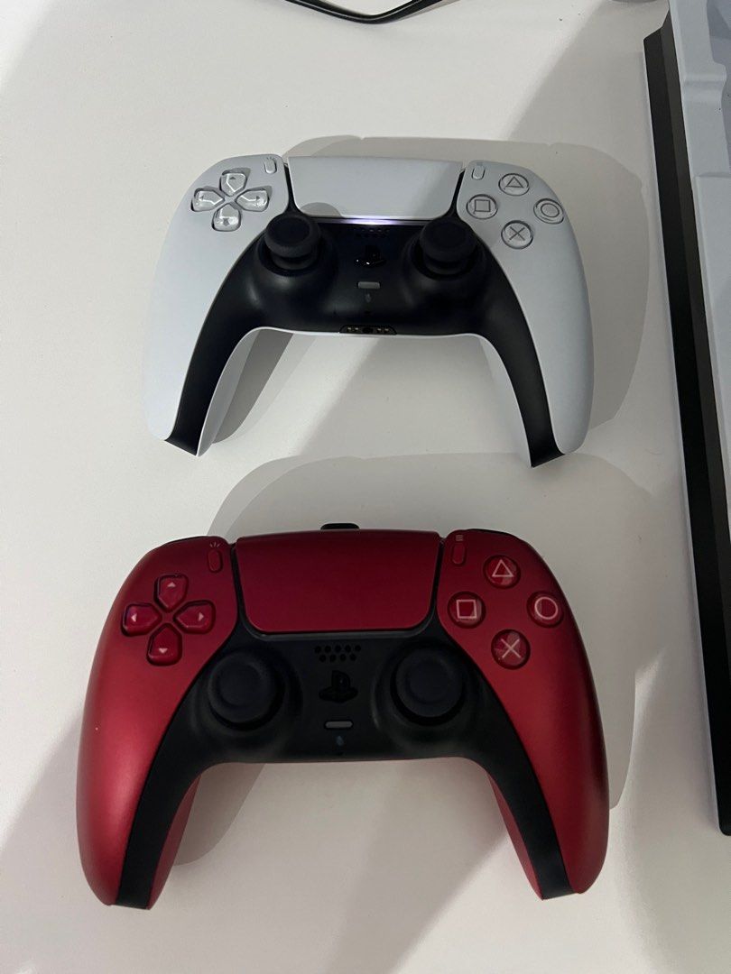 PS5 disc version 1TB with 2 controller and Disc FC24, Video Gaming, Video Game Consoles ...